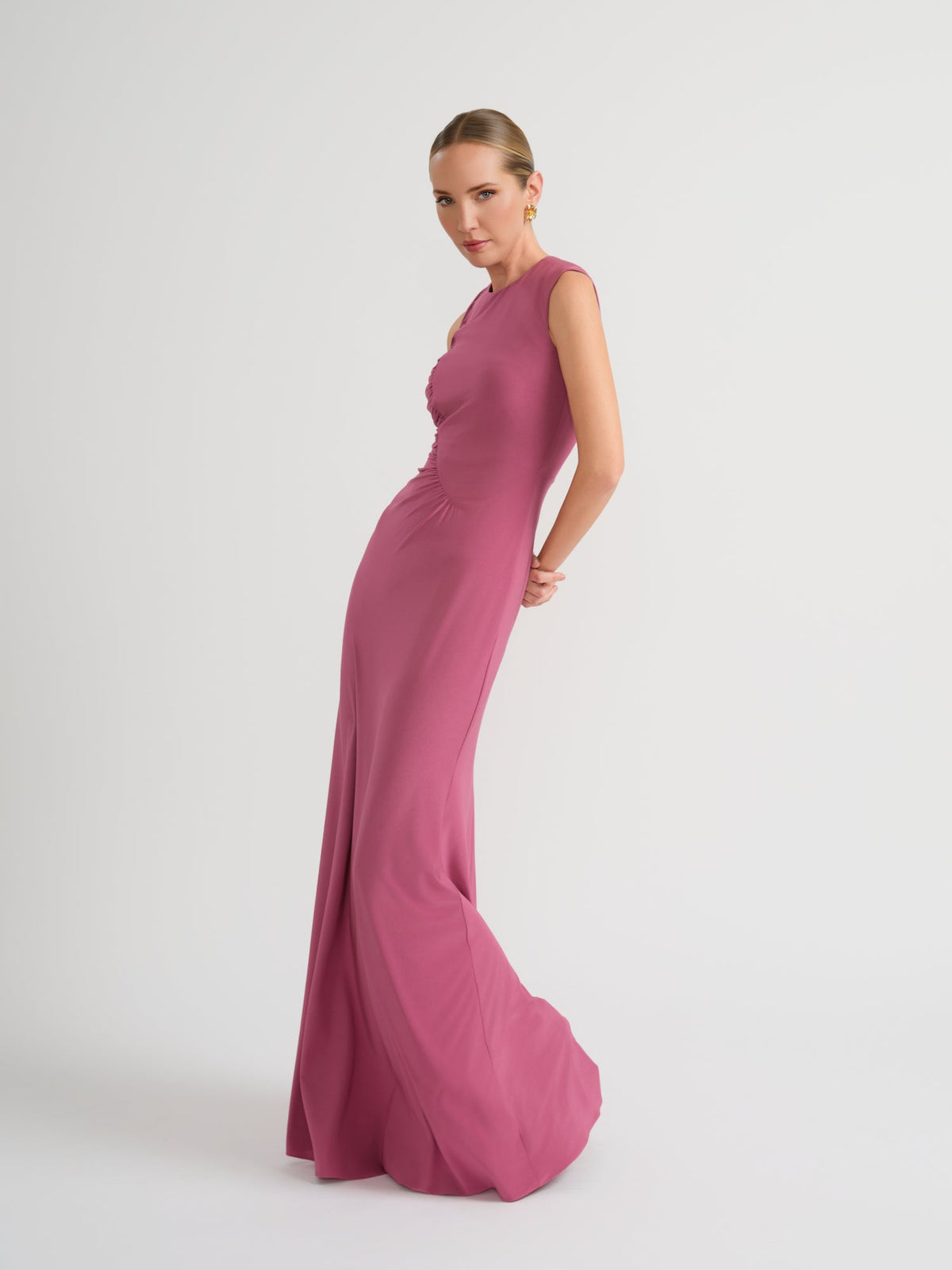 VESTIDOS JUAN AVELLANEDA X SEEIOU